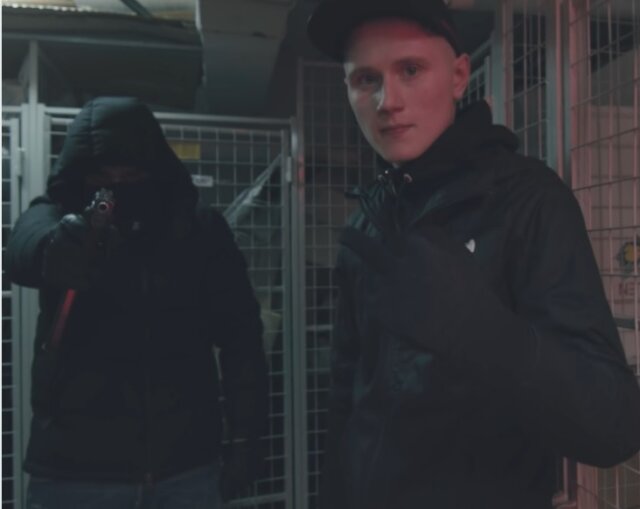 UPPGIFTER: Rapstjärnan Einár misstänkt för grovt vapenbrott » Samnytt